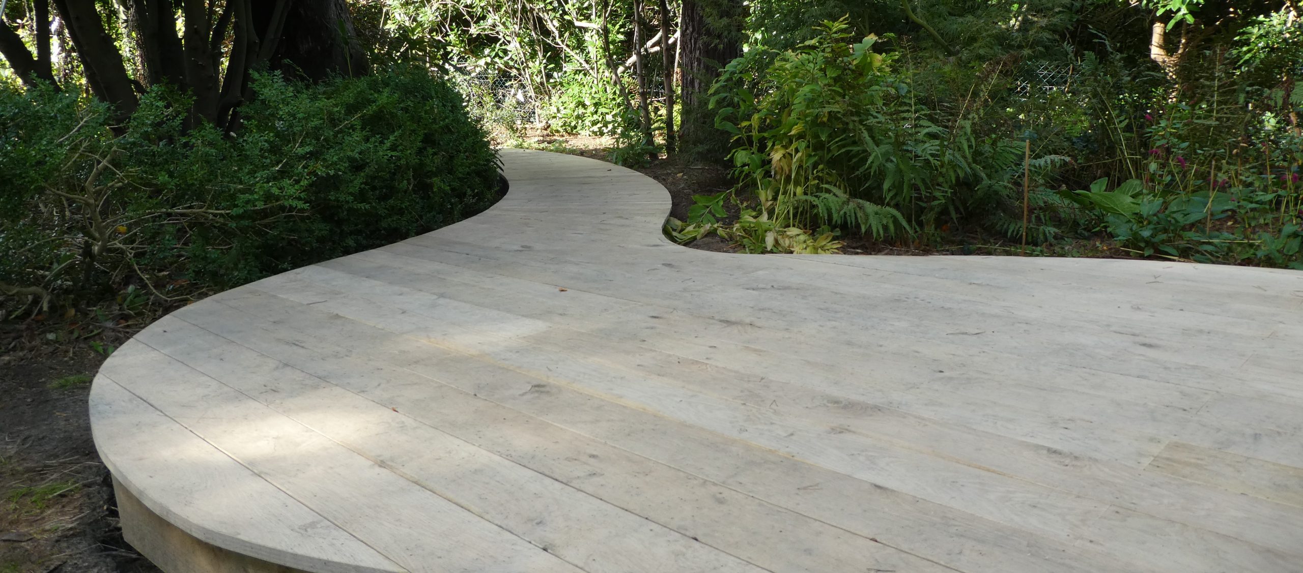 Curved Oak Deck and Pathway | Julie Cox Garden Design